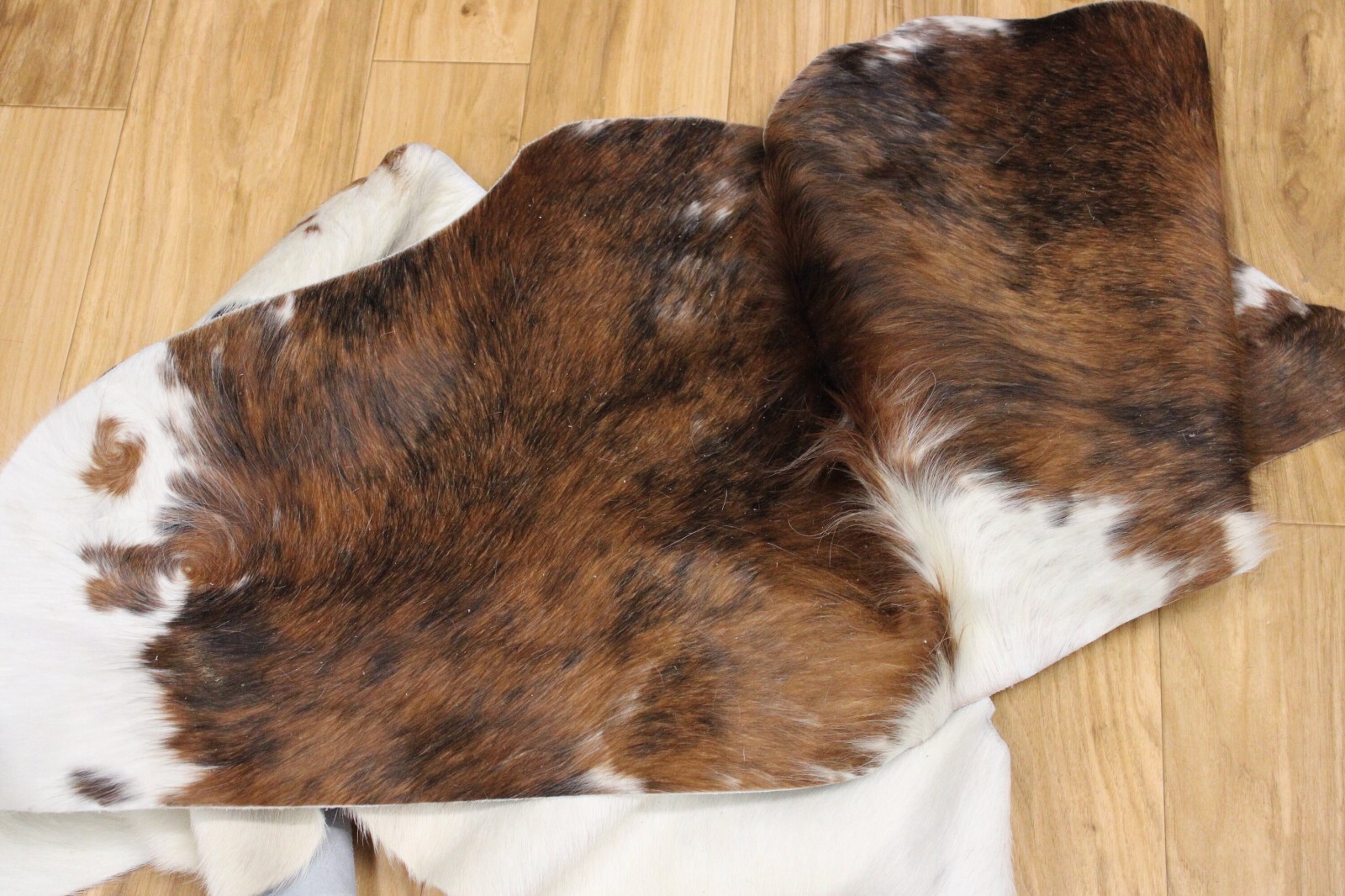 COWHIDE SCRAPS - Assorted Hair On Cowhide Colors & Shapes 6"x4" - 8''x6 ...