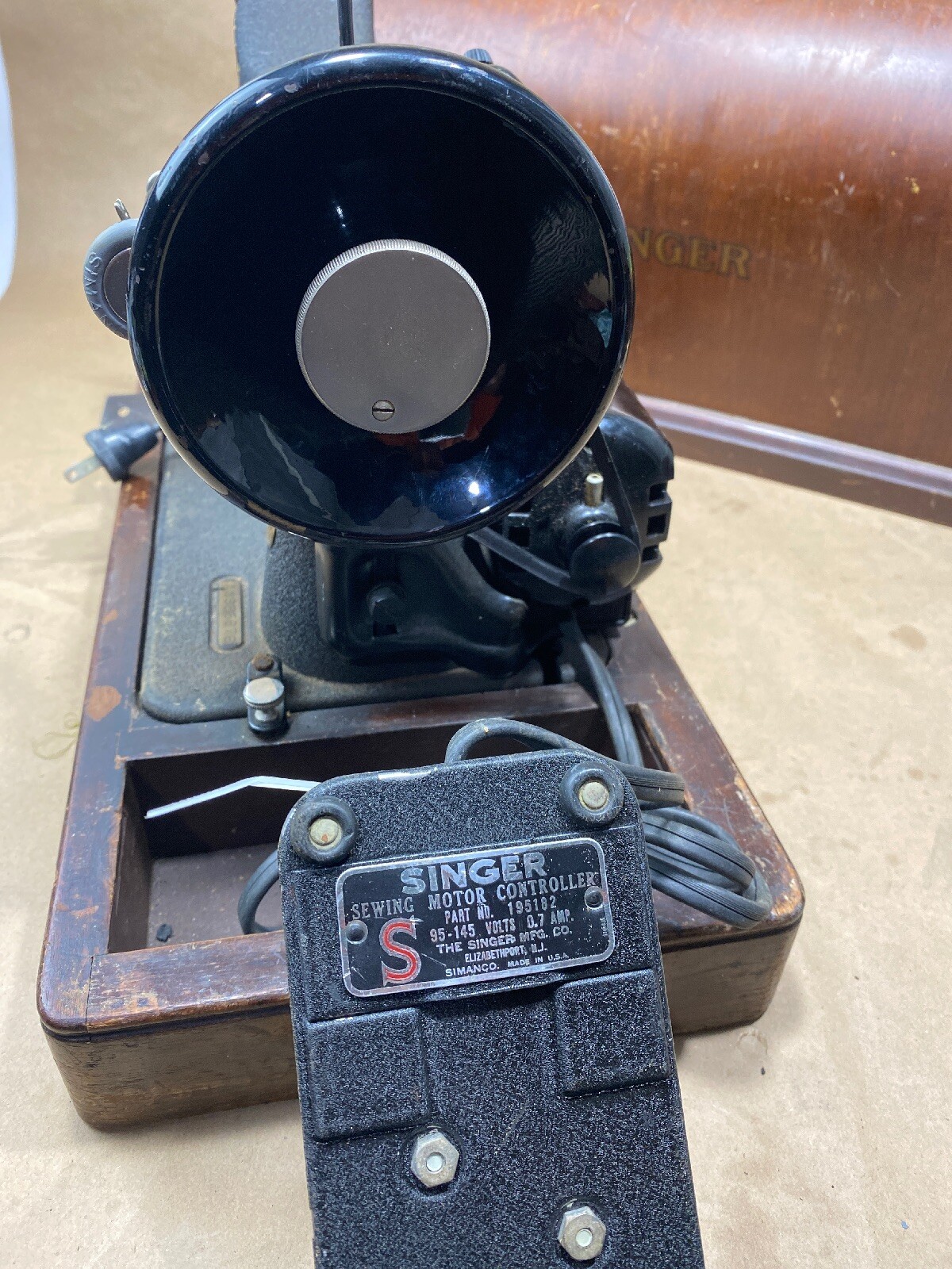 1942 Antique Singer Model 128 Sewing Machine Godzilla Wrinkle Ornate ...