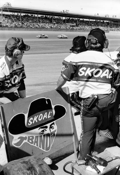 Crew Members For Nascar Driver Phil Parsons Prepare For A Pit Stop 1985 ...