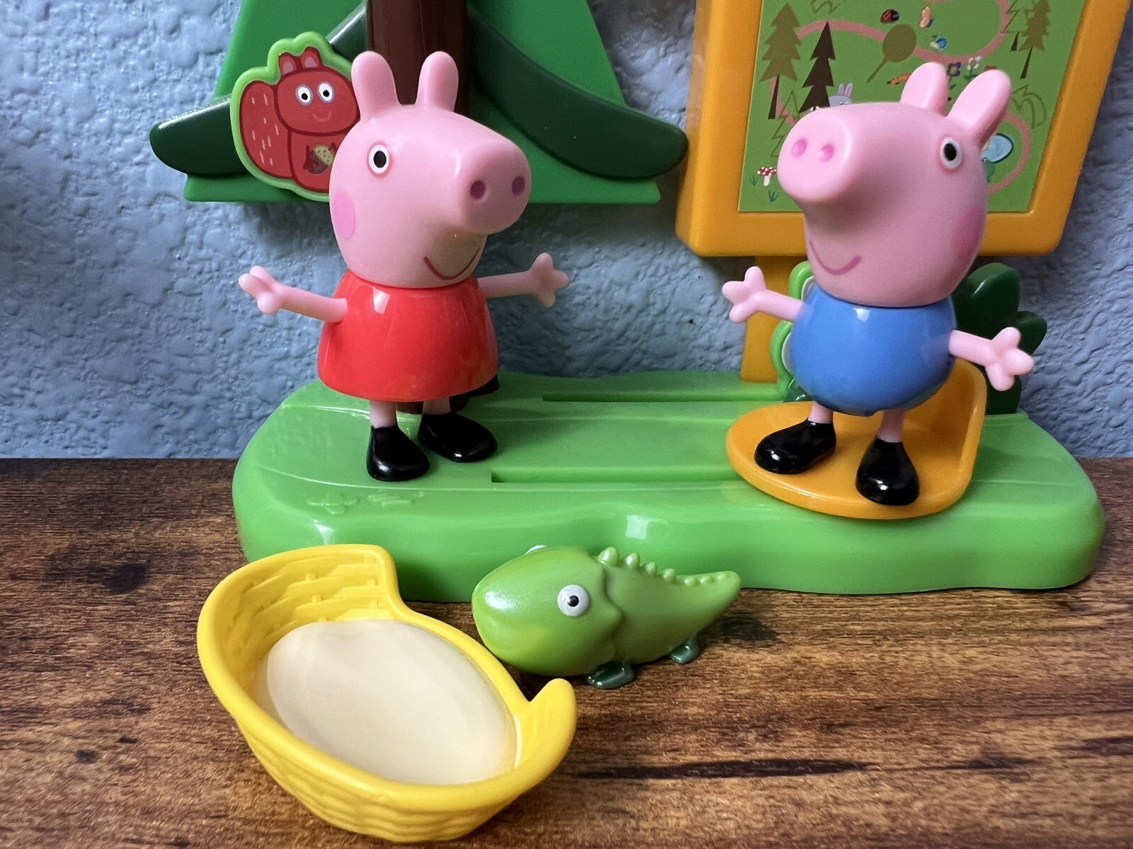 Peppa Pig Pet Theme Coll: 1 Rare Lulu Lizard & 1 Foodbox & 1 Peppa & 1 ...