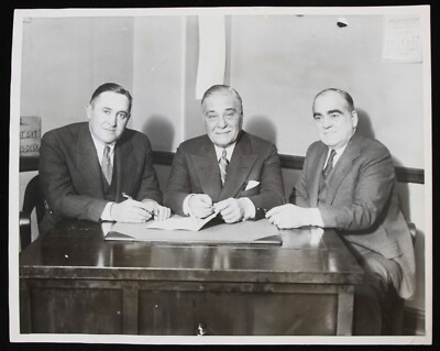 1930 Joe McCarthy, Col. Ruppert & Ed Barrows NY Yankees 9.75"x8" B&W ...