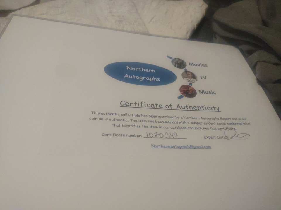 Elizabeth Hurley Signed 8X10 Photo With COA | eBay