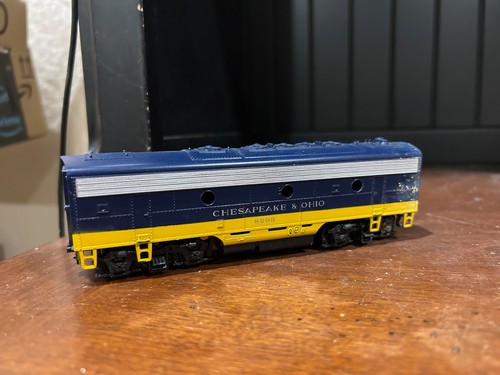 HO Scale Chesapeake & Ohio C&O F7B diesel locomotive dummy 8293 (1) | eBay