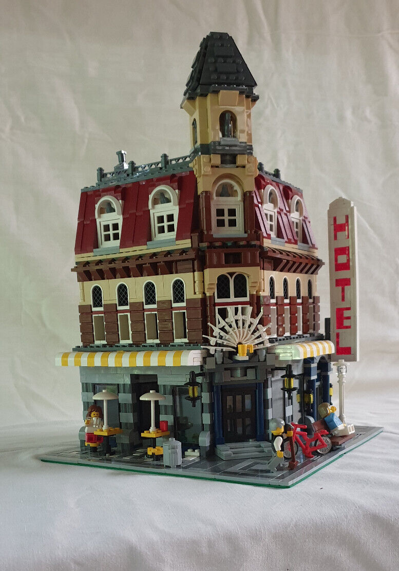 LEGO CREATOR MODEL 10182 CAFE CORNER | eBay