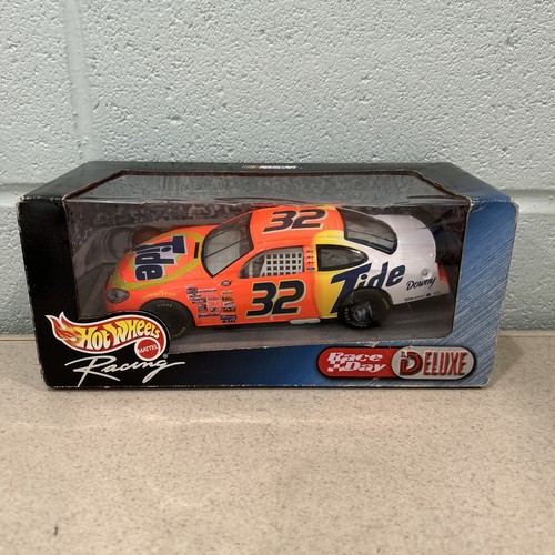 NASCAR 1:24 Hot Wheels Racing Race Day Deluxe Tide #32 Die Cast Car ...