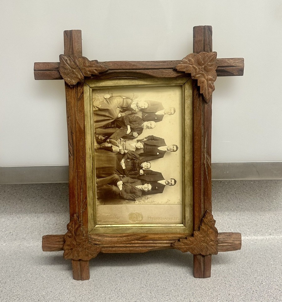 ANTIQUE OAK LEAF CARVED WOODEN ACORN FRAMES VICTORIAN FAMILY PICTURES ...