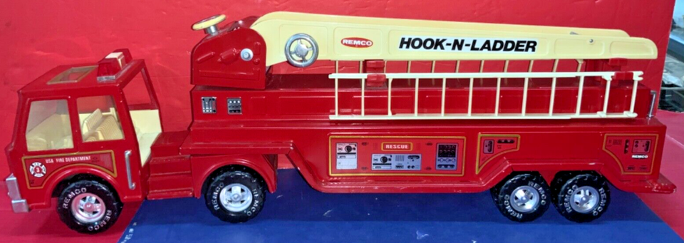24” Remco Aerial Hook N Ladder Fire Engine #3 Fire Truck | eBay