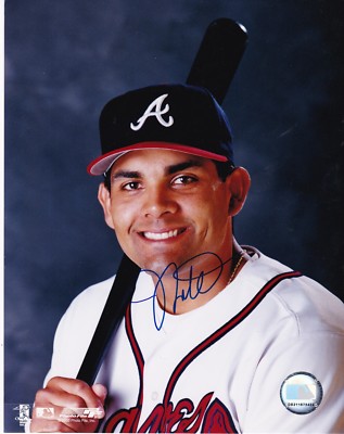 JOHNNY ESTRADA ATLANTA BRAVES ACTION SIGNED 8x10 | eBay
