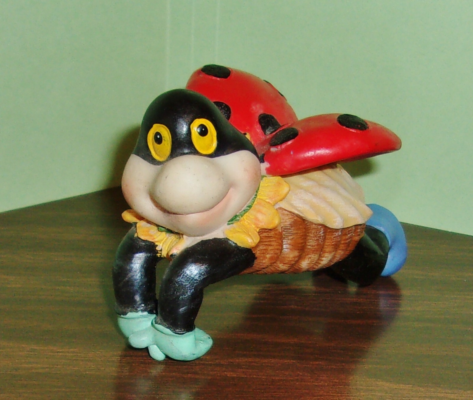 Yardworks Originals Flower Pot / Plant Hanger Sitter - Ladybug - Indoor ...