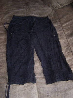 St Johns Bay Black Capris Size 4P Ties front Waist, extra buttons NWOT ...