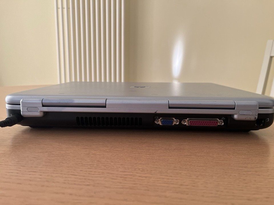 HP Pavilion ZV5000 Laptop With Charger, Windows XP and parallel port ...