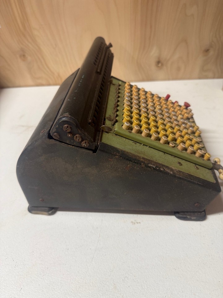 Vintage 1920s - 1960s Monroe High Speed Adding Calculating Machine ...