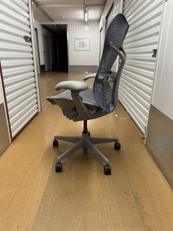 Herman Miller Mirra Chair - Fully Loaded Model - *£240 CASH on ...