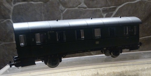 PIKO 57630 (Spur H0) Personenwagen in grün - 2. Klasse - Angebot 1 ...