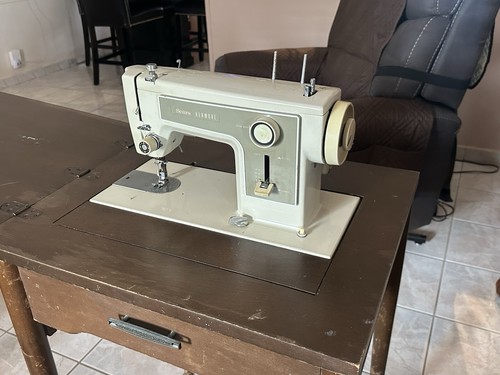 Sears Kenmore Sewing Machine 158.13180 with Foot Pedal Runs Great ...