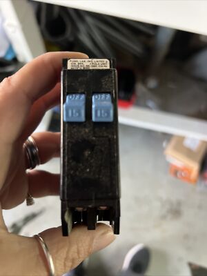 General Switch Circuit Breaker 2 Pole 15/15 Amp 240V MG-8613 | eBay