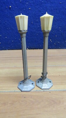 ONE PAIR LIONEL TRAINS LAMP POST No. 71 DIE-CAST METAL O GAUGE NO BOX ...