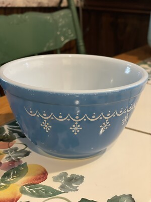 Vintage Blue Pyrex Bowl 1 1/2 Quart Snowflake Garland Pattern | eBay