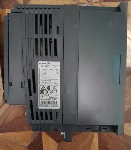 1PC -Schneider ATV320U22N4C variable speed drive, Altivar Machine 2.2kW ...