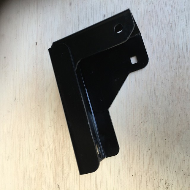 genuine mercedes reinforcement angle bracket passenger side RHD ...