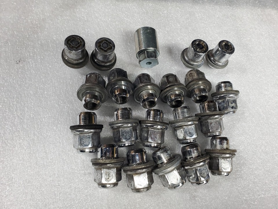 Original Lexus Lug Nuts + Locks OEM Set 20 GS GS350 RX LS ES IS RC ...