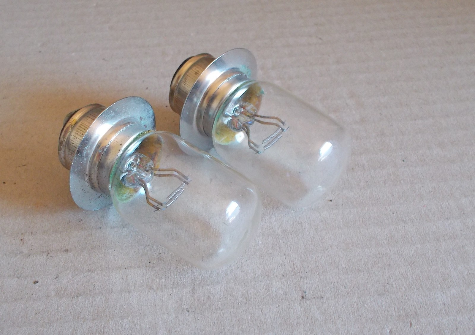 Royal Enfield 12 volt British Pre-Focus Lucas MAIN BULB x 2 # 142759 ...