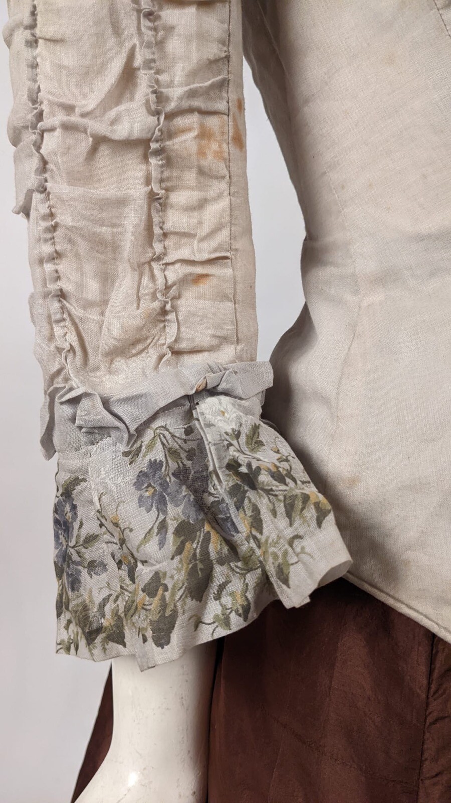 VICTORIAN 1870’S GRAY COTTON ORGANDY BUSTLE JACKET W FLORAL ORGANDY CUFFS | eBay