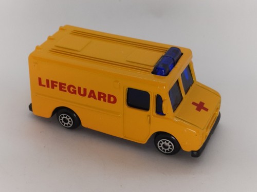 LIFEGUARD DIE-CAST Step Van YELLOW RESCUE VEHICLE 1/64 SCALE Mint J29 ...