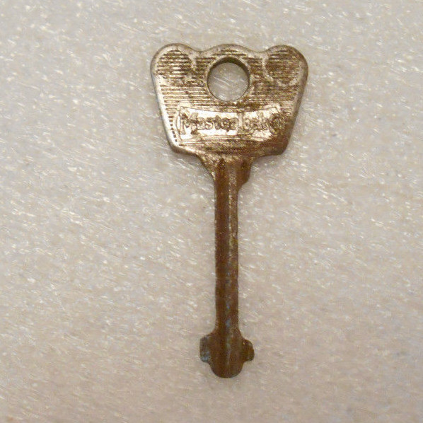 Vintage Old Antique Master Lock Co Flat Padlock Lock Key Crude Look No ...