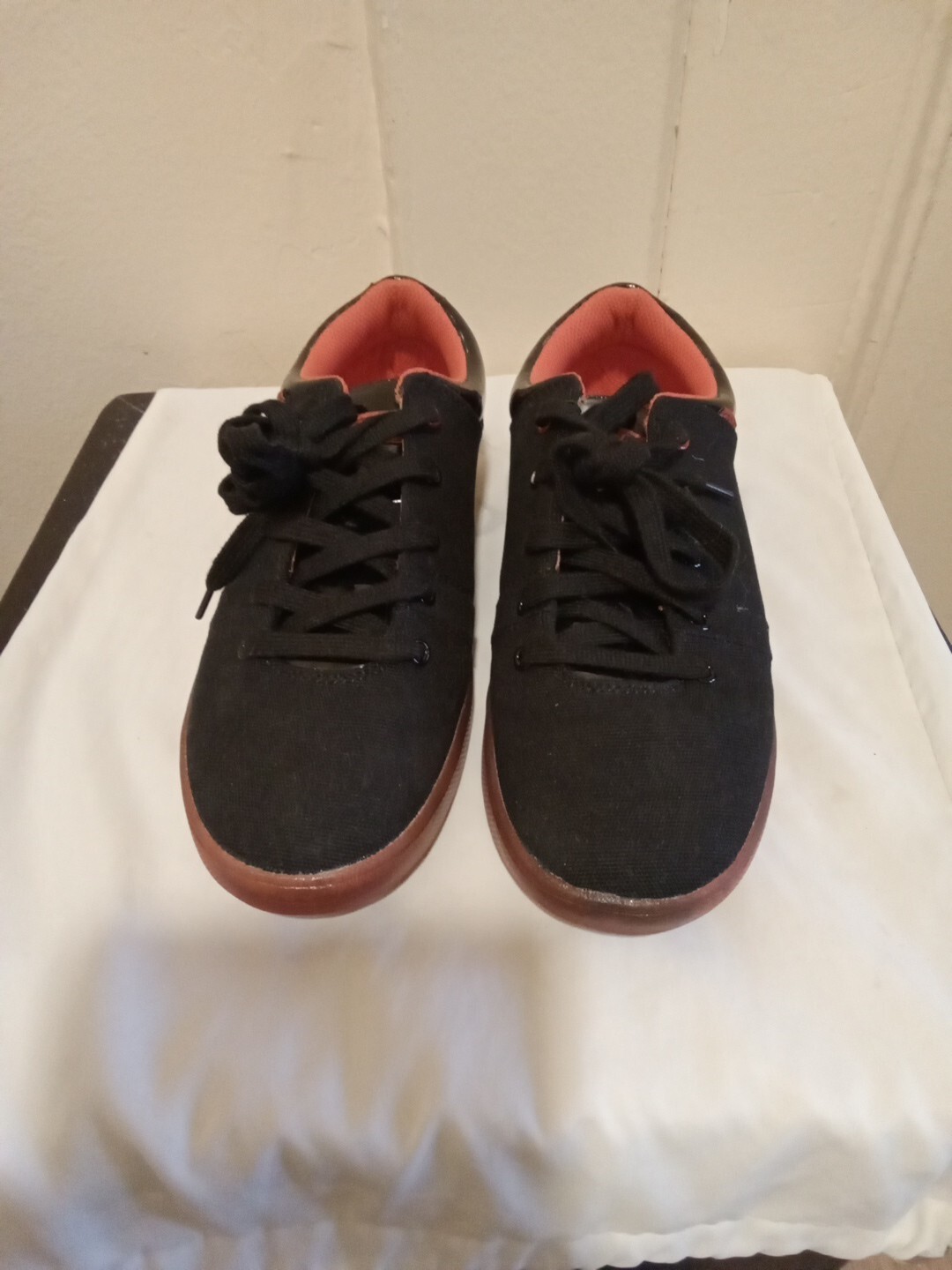 Gravis IV Talia Womens Size 9.5.Black. Casual Walking Skate Sneaker ...