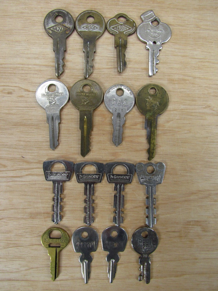 Lot Of 23 Antique Vintage Padlock Locks & 58 Keys Yale Ilco Corbin ...