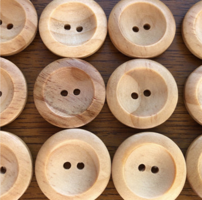 WOODEN BUTTONS NATURAL WOOD 2 HOLE X 10 SIZES 14MM to 35MM FREE UK P ...