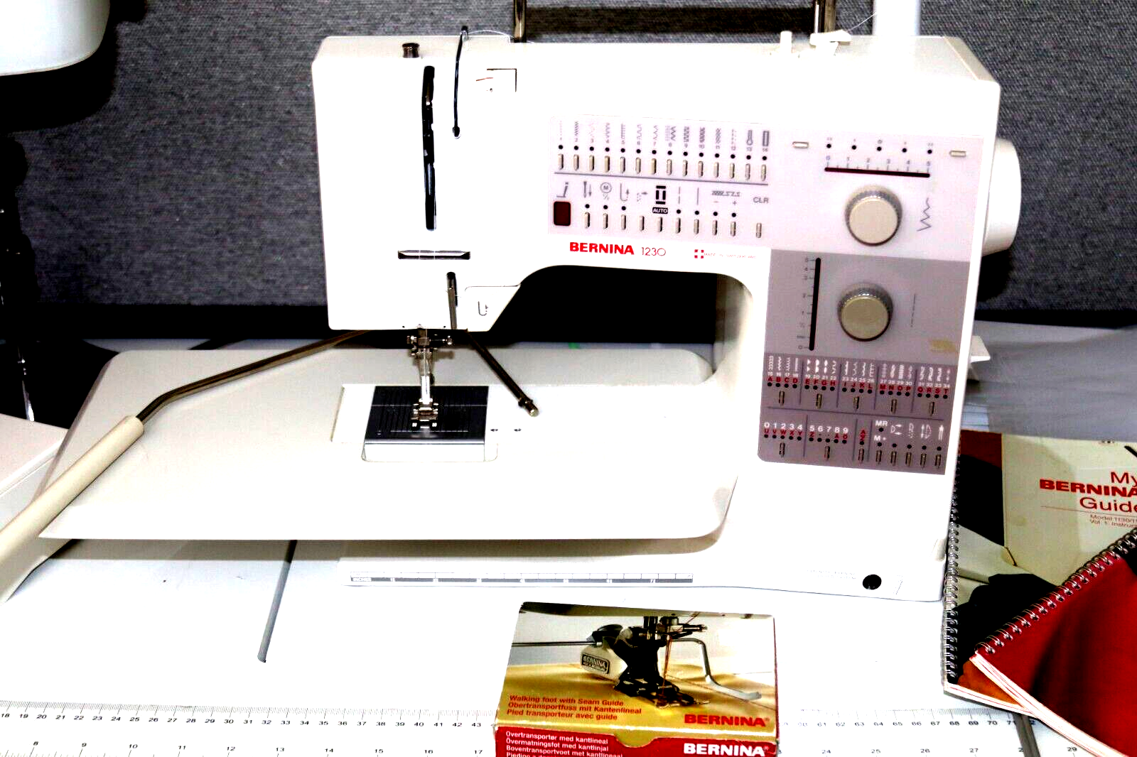 BERNINA 1230 Sewing Machine in EXCELLENT Condition! ~ COMPLETE with ...
