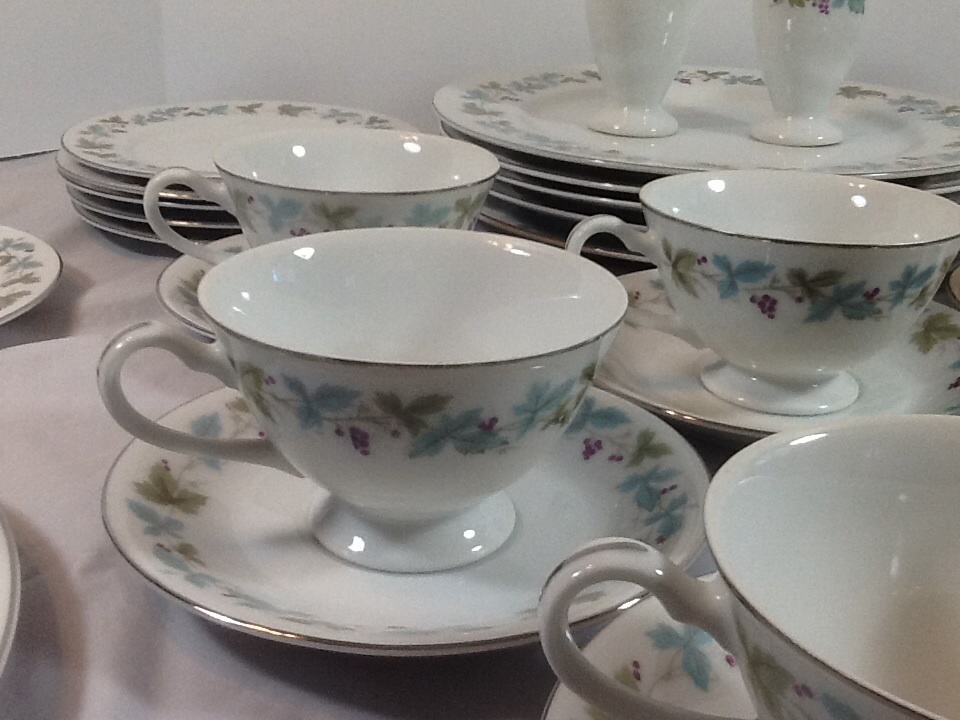 Fine China Vintage Pattern #6701 China Set 34 Pieces C. 1960s | eBay