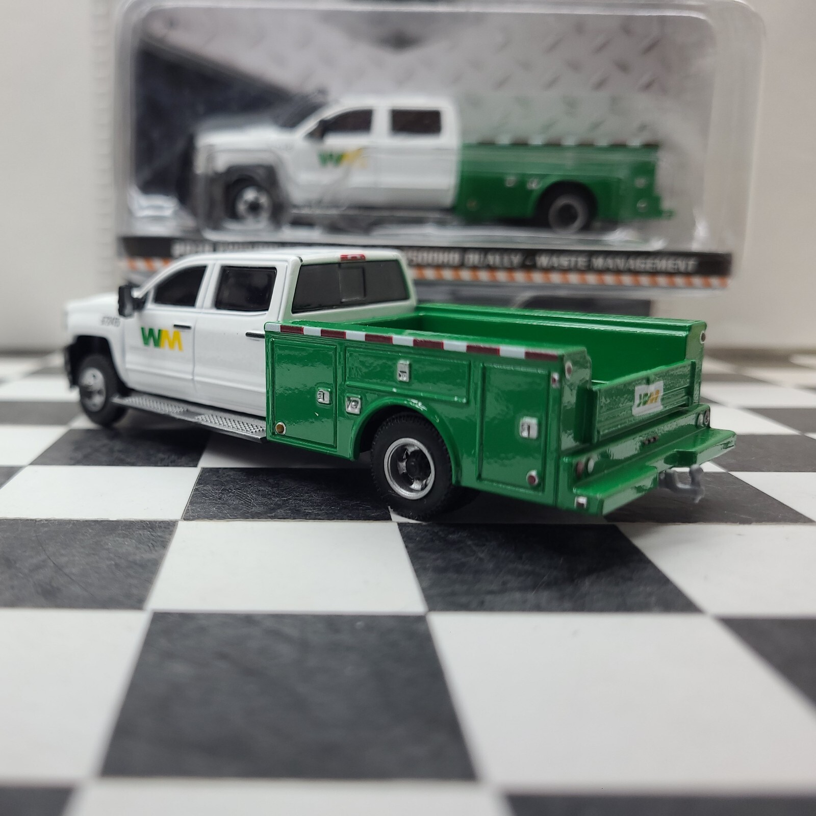 2018 Chevy Silverado 3500 Waste Management Truck Dually 1:64 Scale ...
