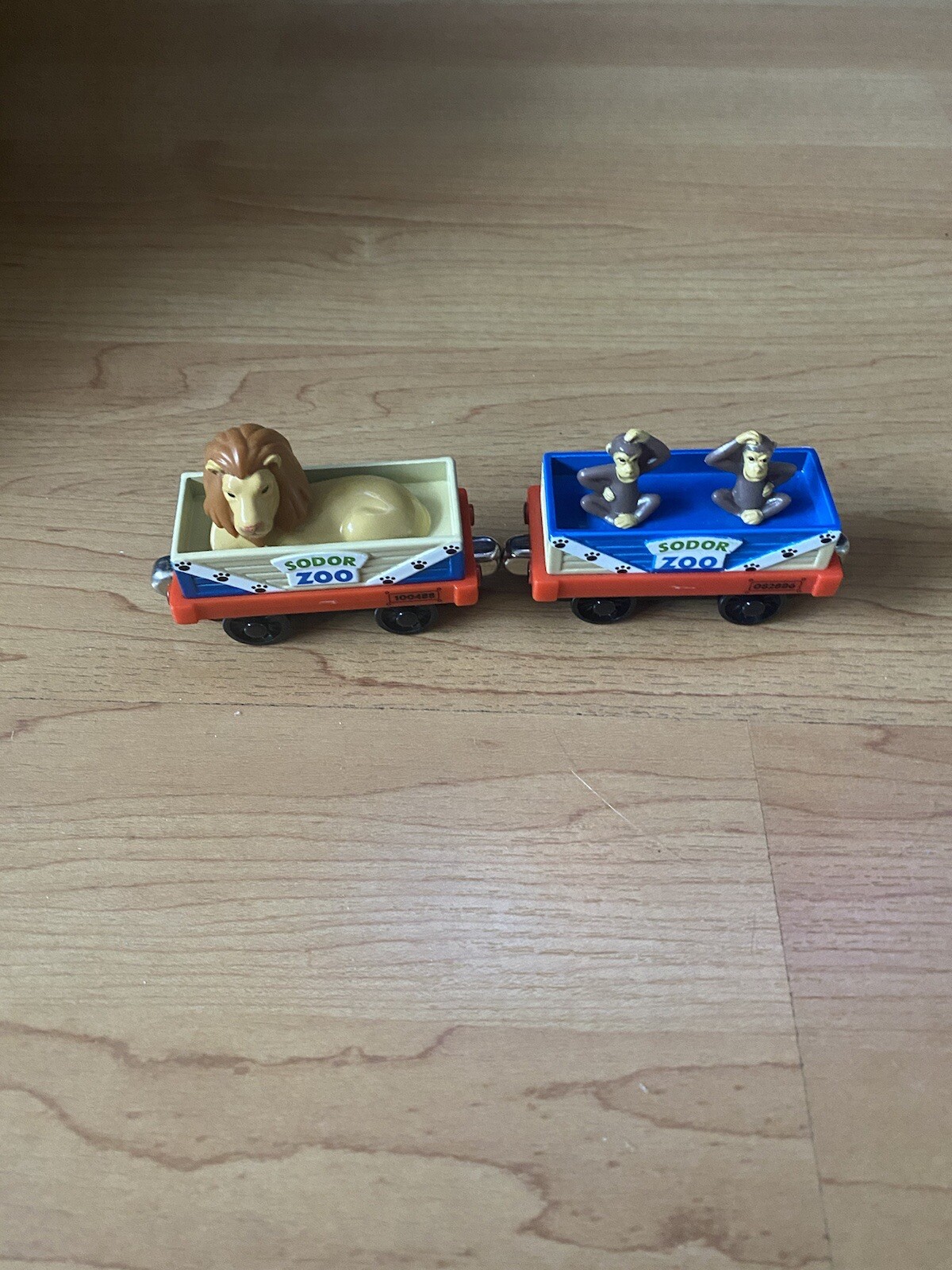 Thomas & Friends Lion & Monkey Zoo Cars Diecast Metal Train Take-Along ...