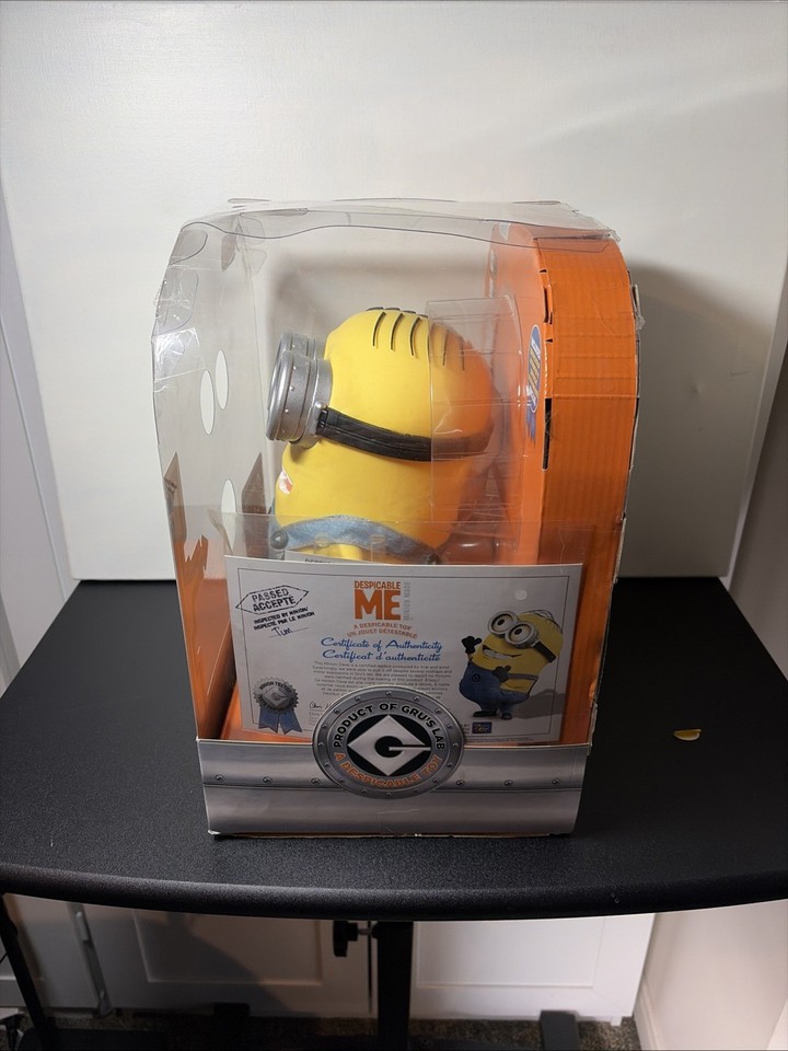 Despicable Me : MINION DAVE Action Figure INTERACTIVE Toys R Us TALKS ...