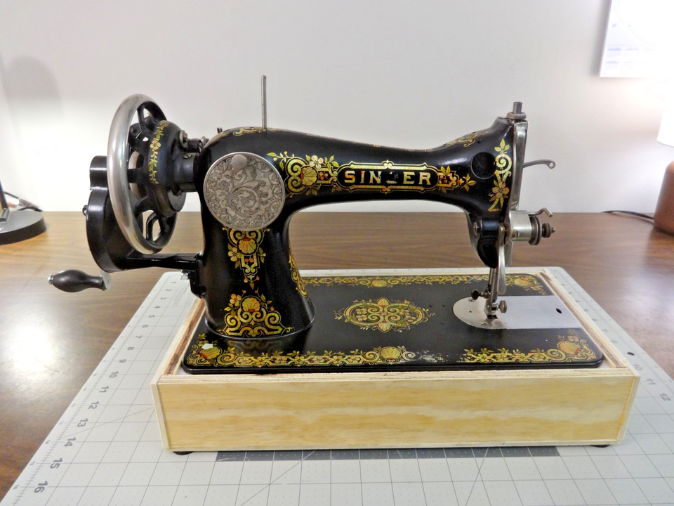 SERVICED - 1914 SINGER 115 Sewing Machine w/HAND CRANK, EXTRAS ...