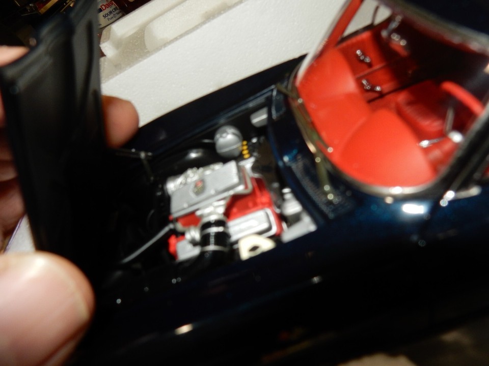 AUTOart 1/18 Chevrolet Corvette 1963 C2 Stingray Coupe (Midnight Blue ...