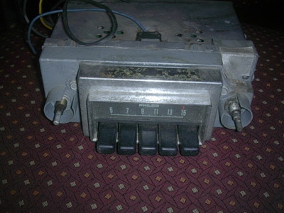 1970's FORD PHILCO 12 VOLT PUSH BUTTON RADIO | eBay