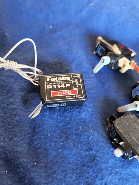 Really Futaba R114F 4 Channel 72mhz FM RC Remote Control Airplane ...