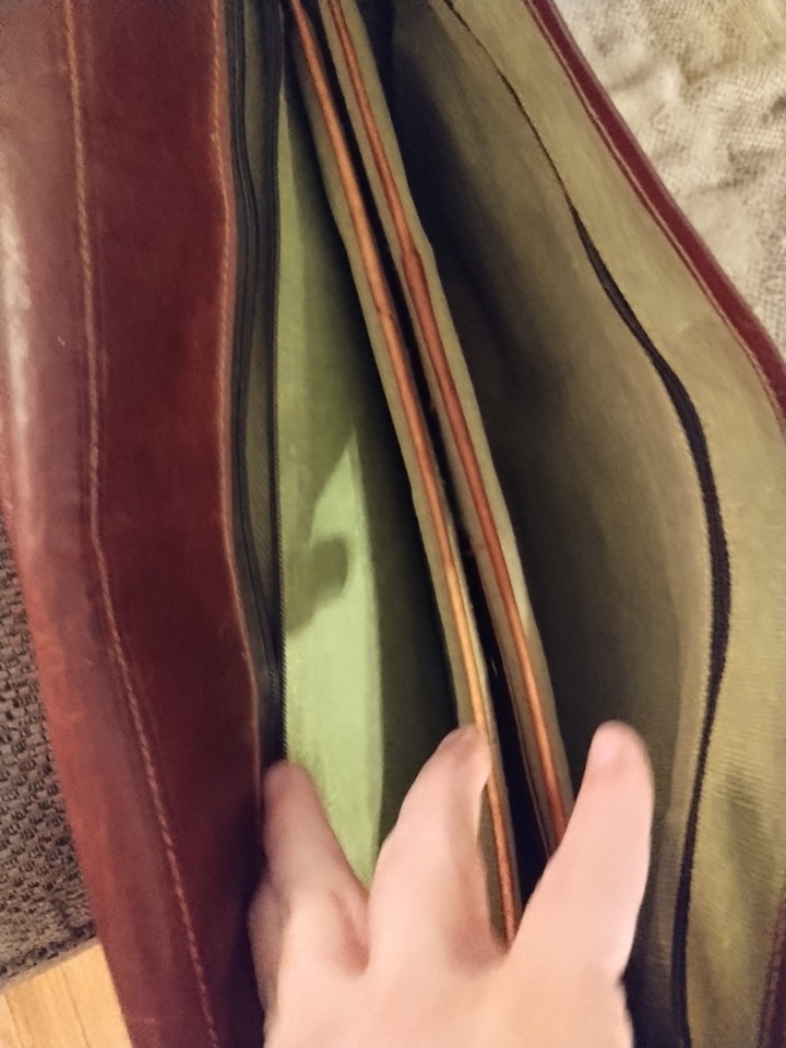 cuero Vintage Brown Soft Leather Messenger Bag , Briefcase 17 Inch ...