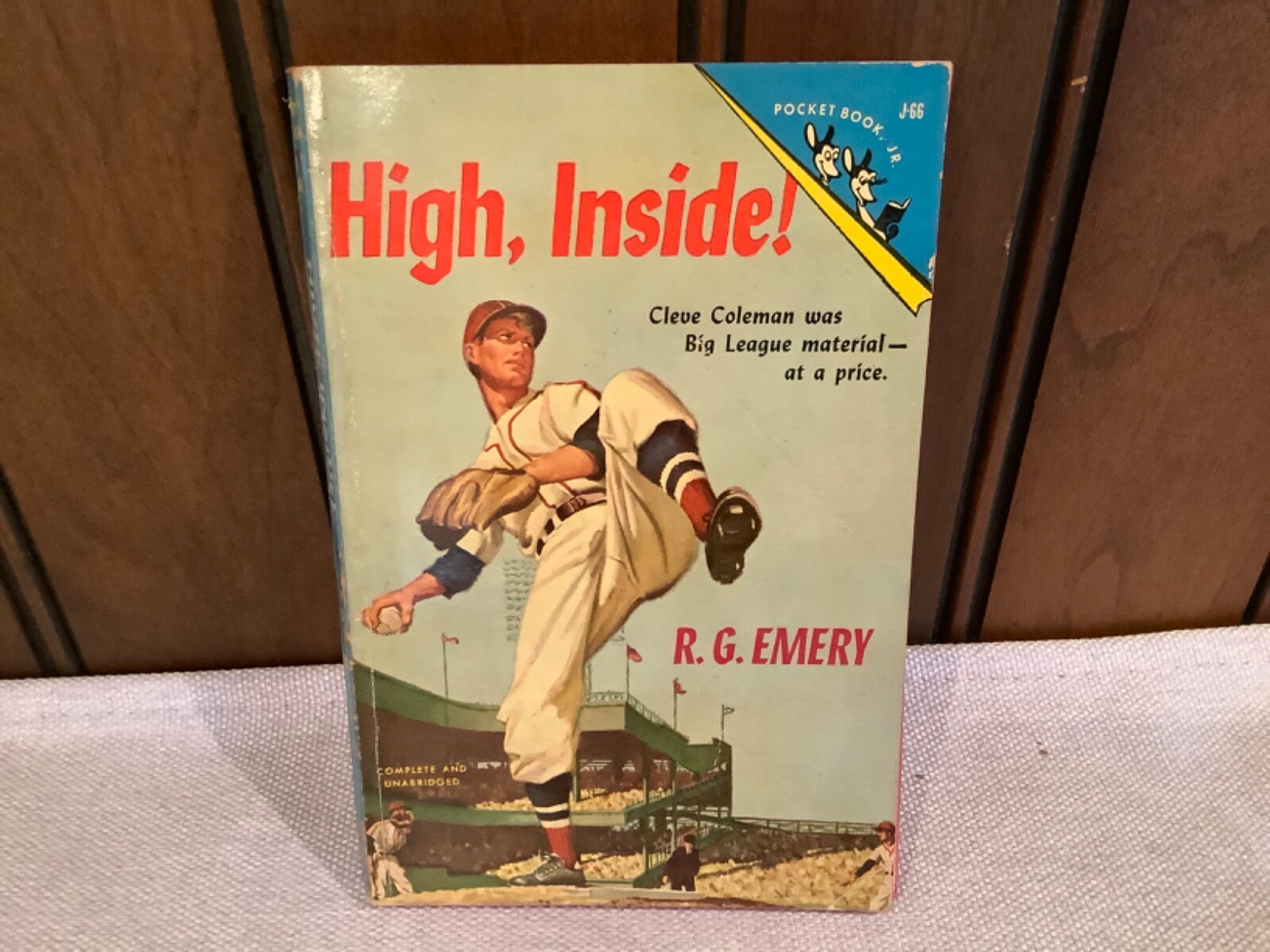 VINTAGE MLB MAJOR LEAGUE BASEBALL BOOKS & MAGAZINES, PUBLICATIONS 40 ...
