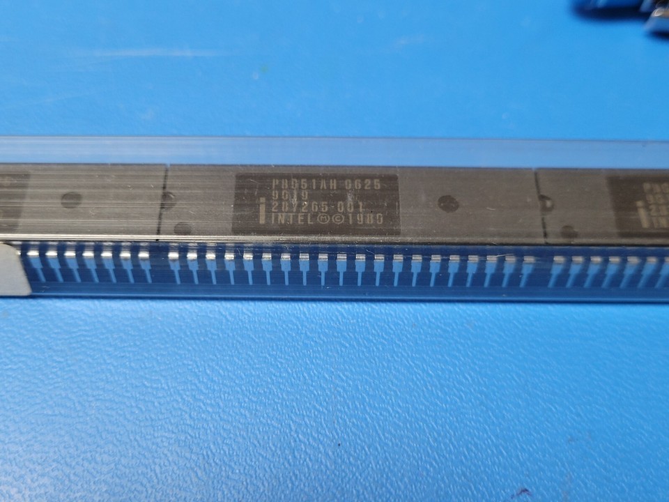 (1 PC) P8051AH/0625 Microcontroller 8-Bit MROM 8051 CPU 12MHz NMOS ...