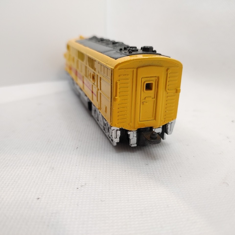 Vintage PACIFIC EXPRESS 1730 Pull Back TRAIN Locomotive Engine TOYSMITH ...