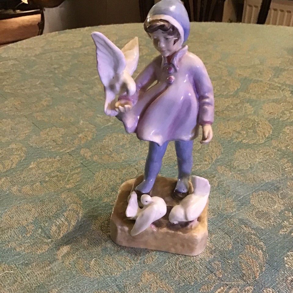 ROYAL WORCESTER Vintage Fine Bone China FANTAILS 3760 Figurine - V.G.C ...