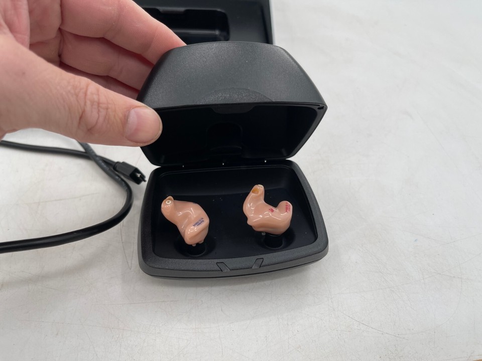 Starkey Hearing Aids Evolv AI With Chargeable Case | eBay