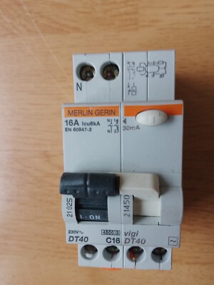 YO MERLIN GERIN Disjoncteur 16 ampères DT40 C16 Vigi 30mA Réf: 21025 ...