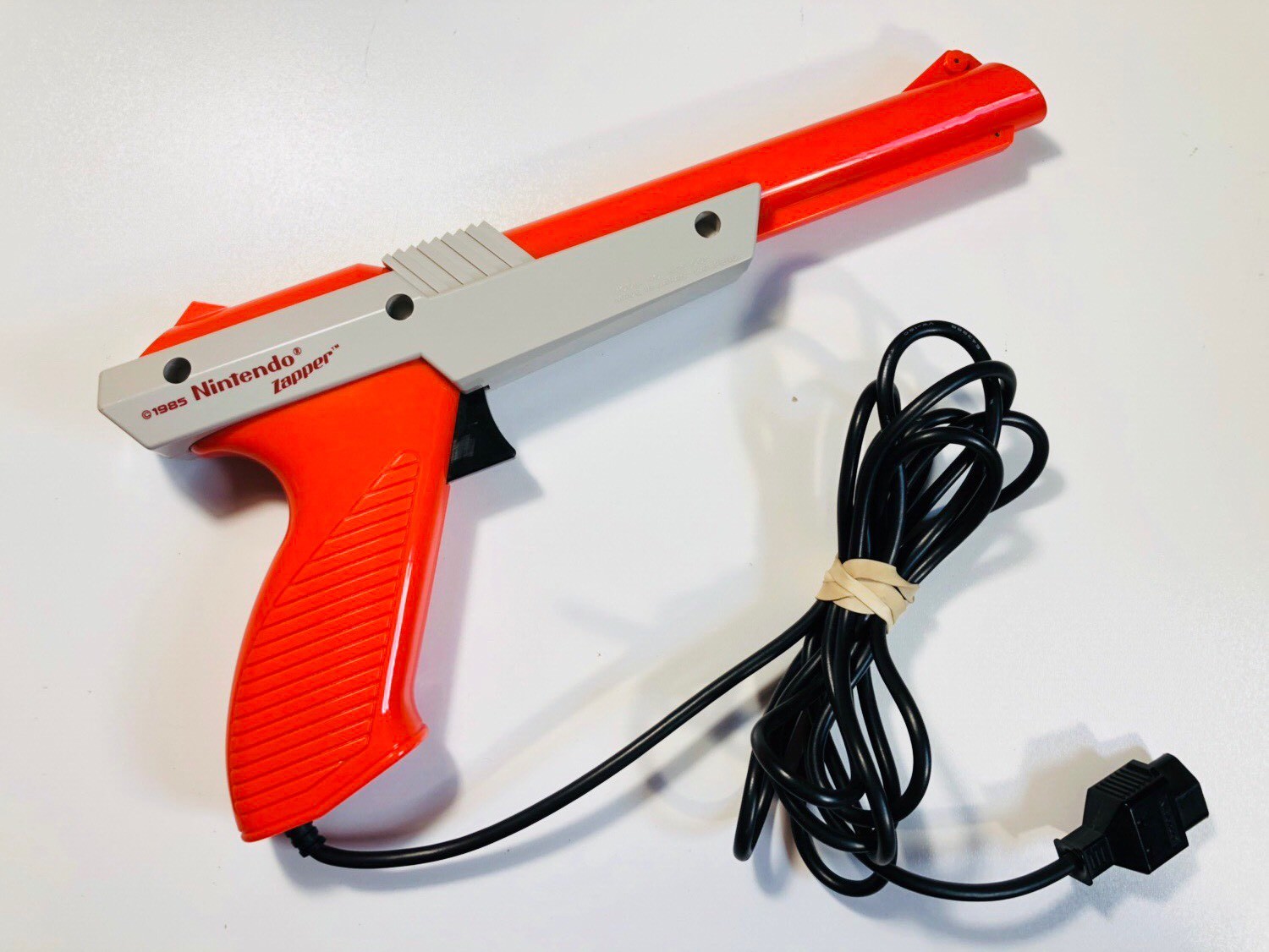 NES Nintendo Original Authentic ZAPPER Light Gun NES-005 TESTED WORKING ...