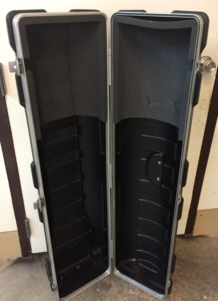 SKB Standard Golf Club Travel Hard Shell Wheeled Rolling Case 48 ...